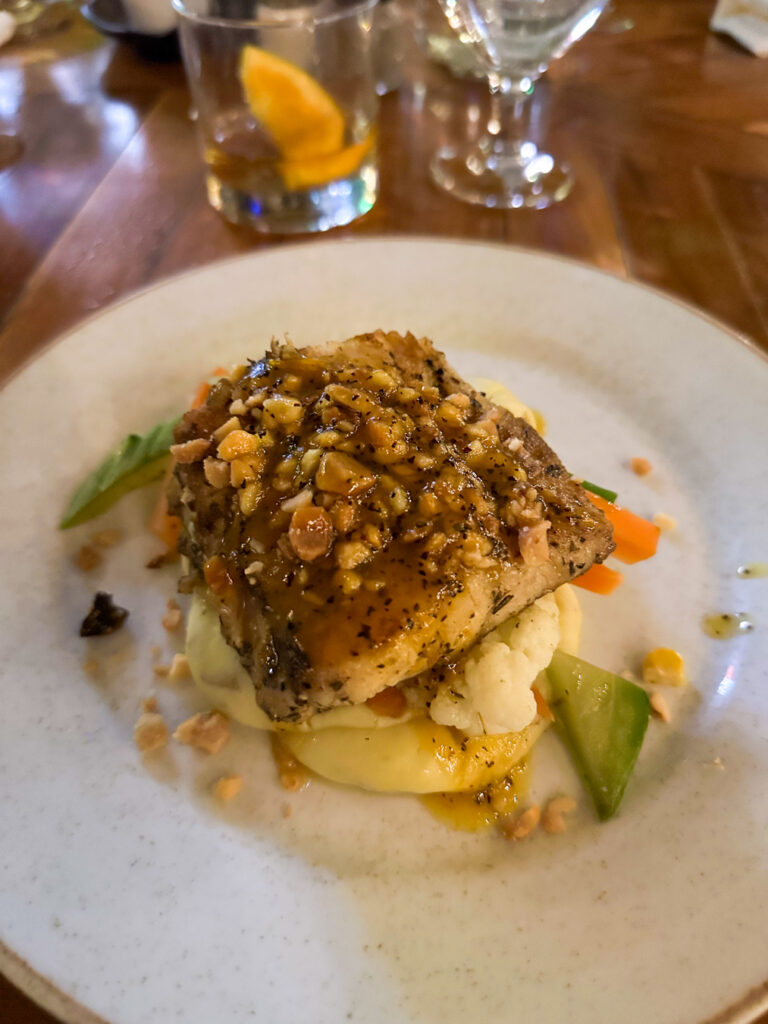 Eclectic Kim Review: El Hicaco Seafood Restaurant