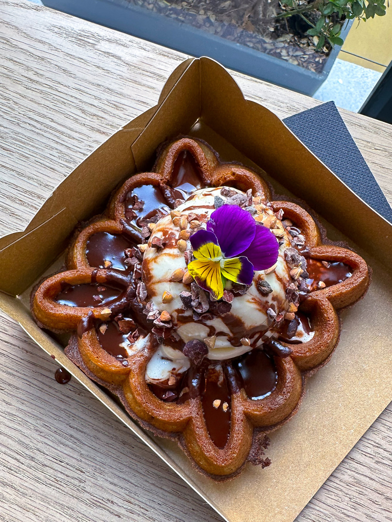 Eclectic Kim Review: Otto Waffle Atelier
