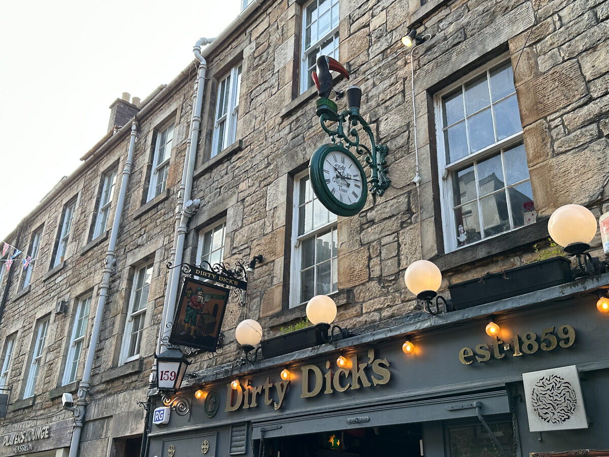 Eclectic Kim Review: Dirty Dick's Pub